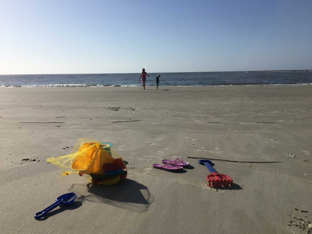 Beach Essentials: Things to Pack for an Unforgettable Day