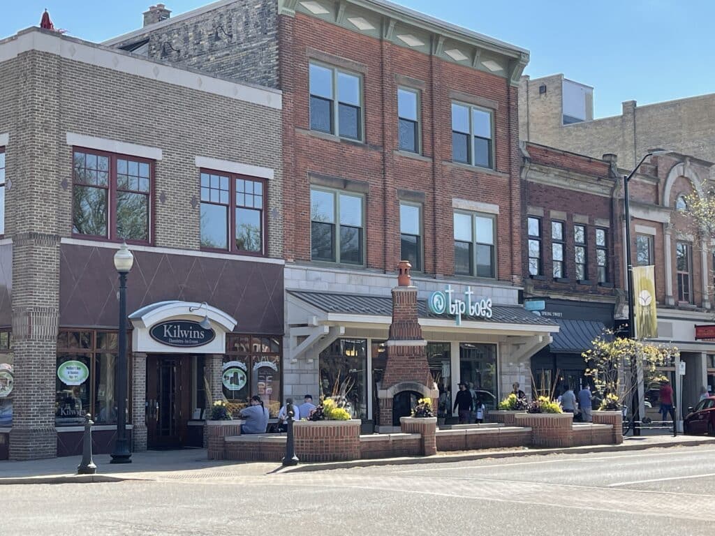 Holland, Michigan | Beaches, Shopping & More Fun Things to Do